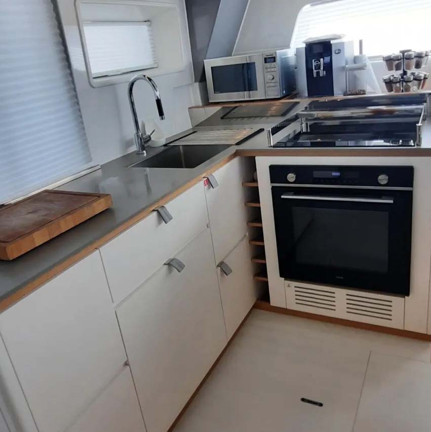Excess 15 (2021) for charter in Croatia (22015)