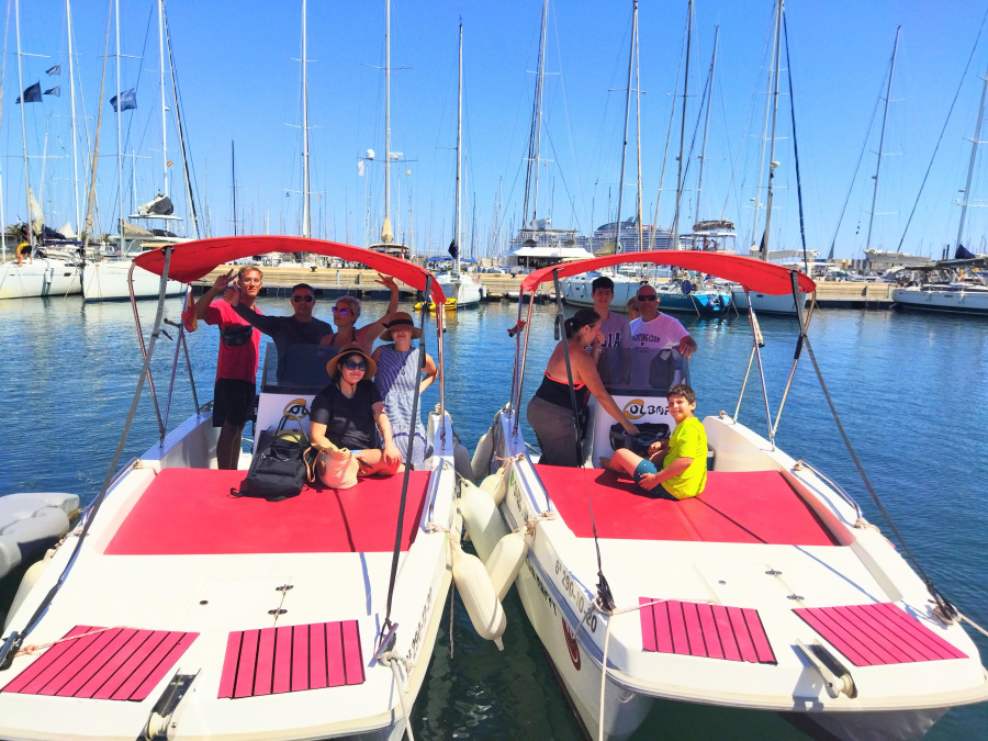 Motorboat (2020) for charter in Valencia (22170)