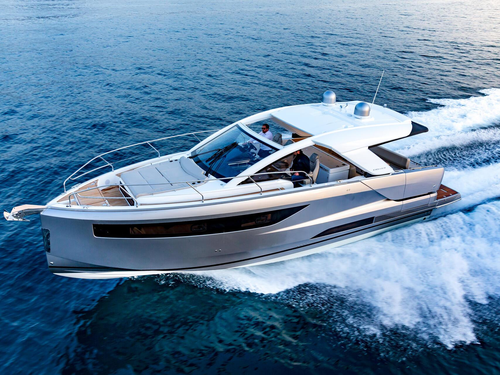 Jeanneau DB/43IB (2025) for charter in Portimao (64411)