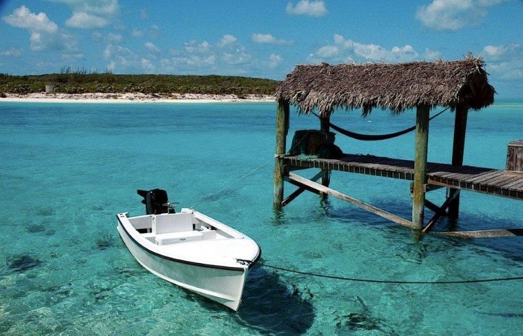 Lagoon 620 Crewed cabin charter ‣ Yacht cruises on crewed yacht Bahamas ...
